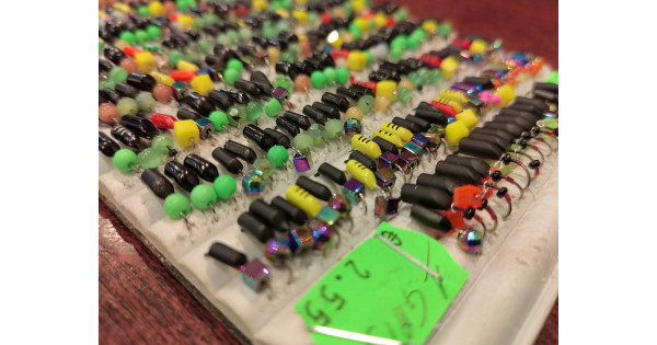 Volframa bezmotiļa mormiškas "Kaķa acs", "Disko bumba" un "Kubiks"